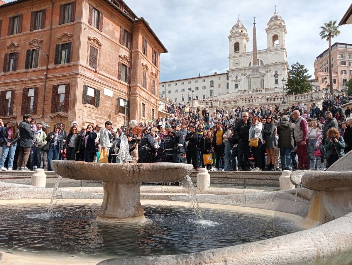 Climate Activists Dye Famous Roman Fountain Water Black